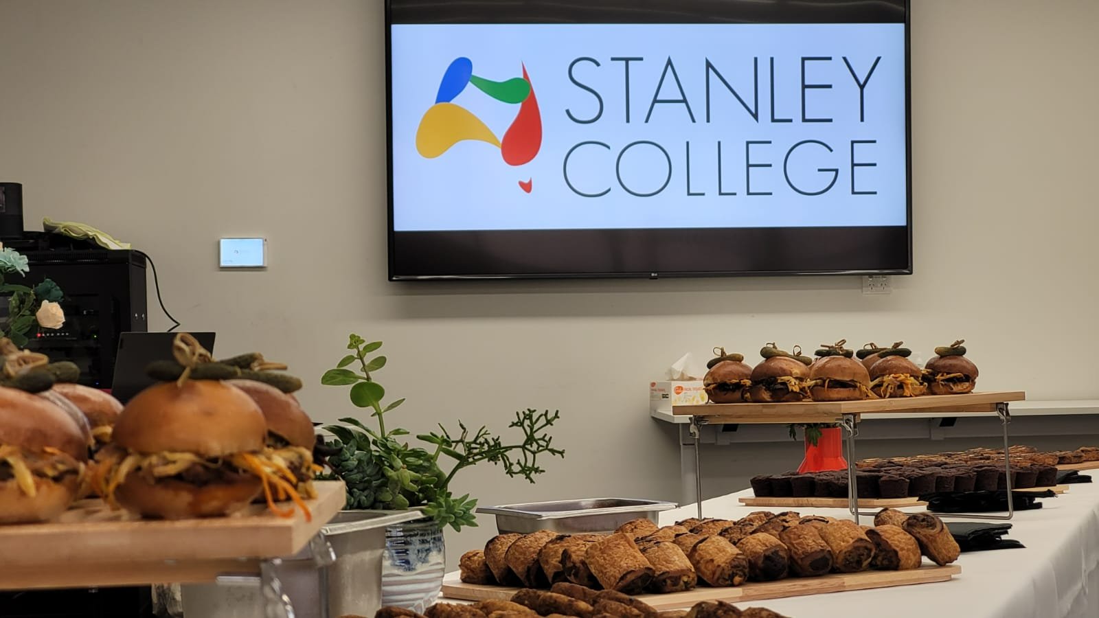 STANLEY COLLEGE ADELAIDE – Thai Study Abroad